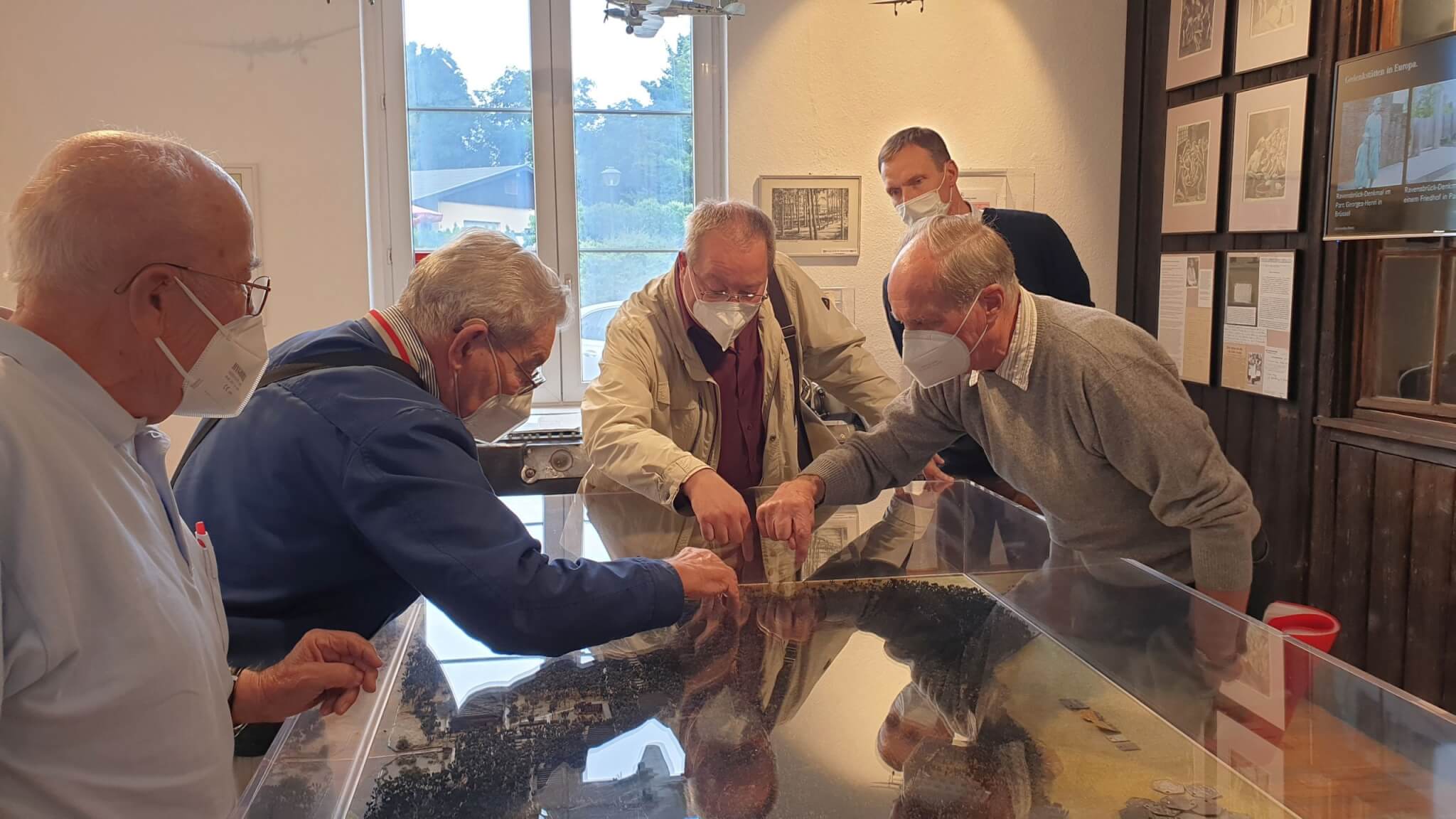 Nur glatt, cool und zweckmäßig? - Stadt Ludwigsfelde