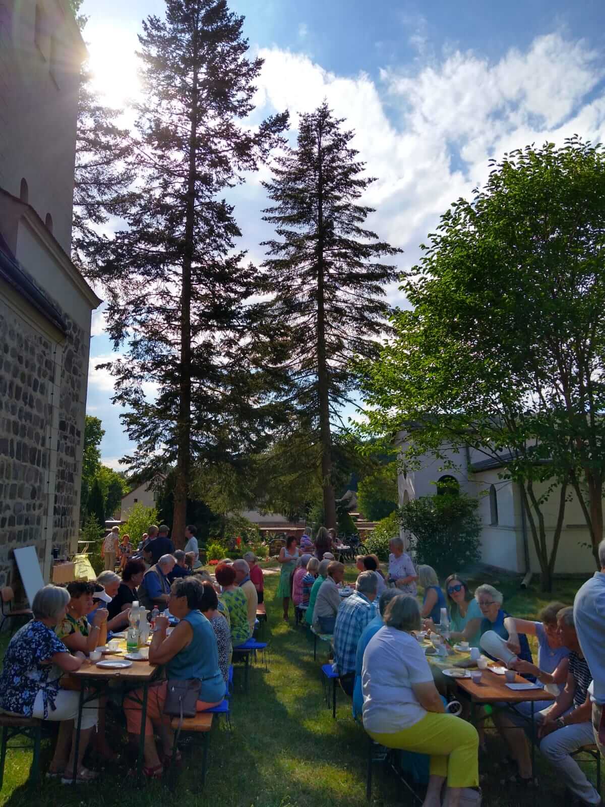 Ein schwebend leichter Sommer-Nachmittag - Stadt Ludwigsfelde