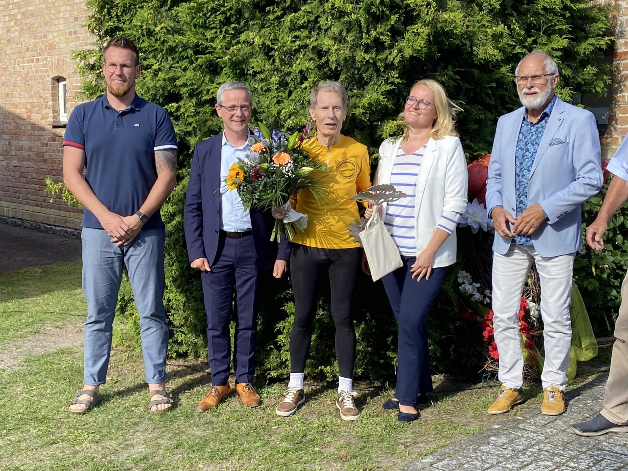 Hut-Couture und ein stolzer Preisträger - Stadt Ludwigsfelde